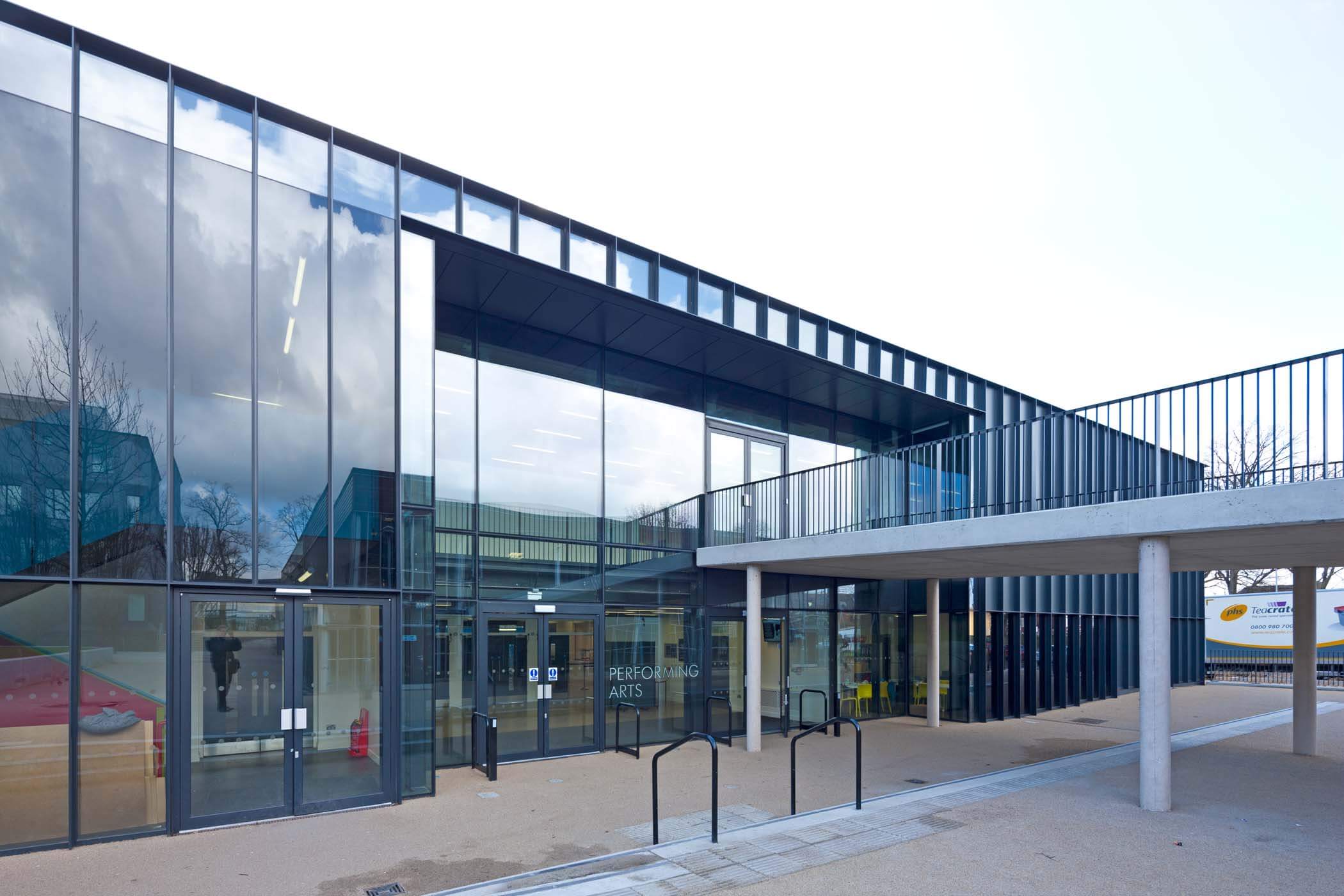 Aluminium Curtain Walling Systems | Aliview